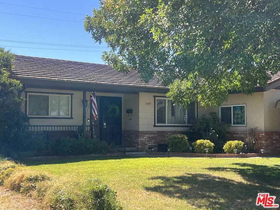 1608 Golden Gate Drive Modesto, CA 95350
